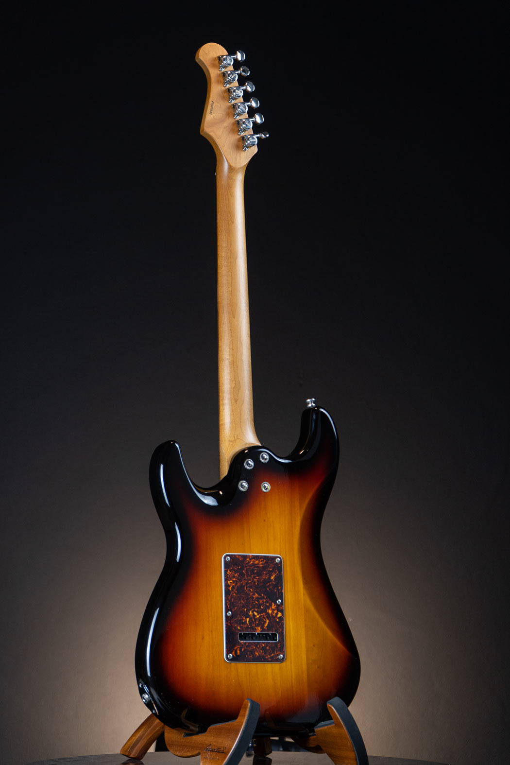 Gusta GST-05 SSS full body back | Music Arms