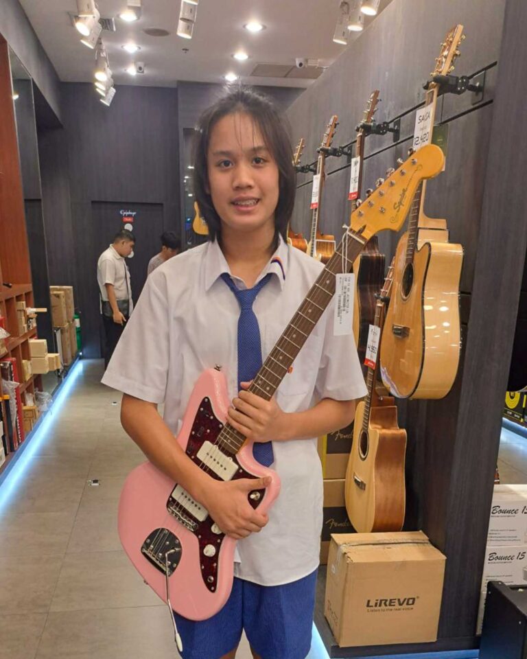 Squier FSR Classic Vibe ’60s Jazzmaster Shell Pink Limited Edition ...