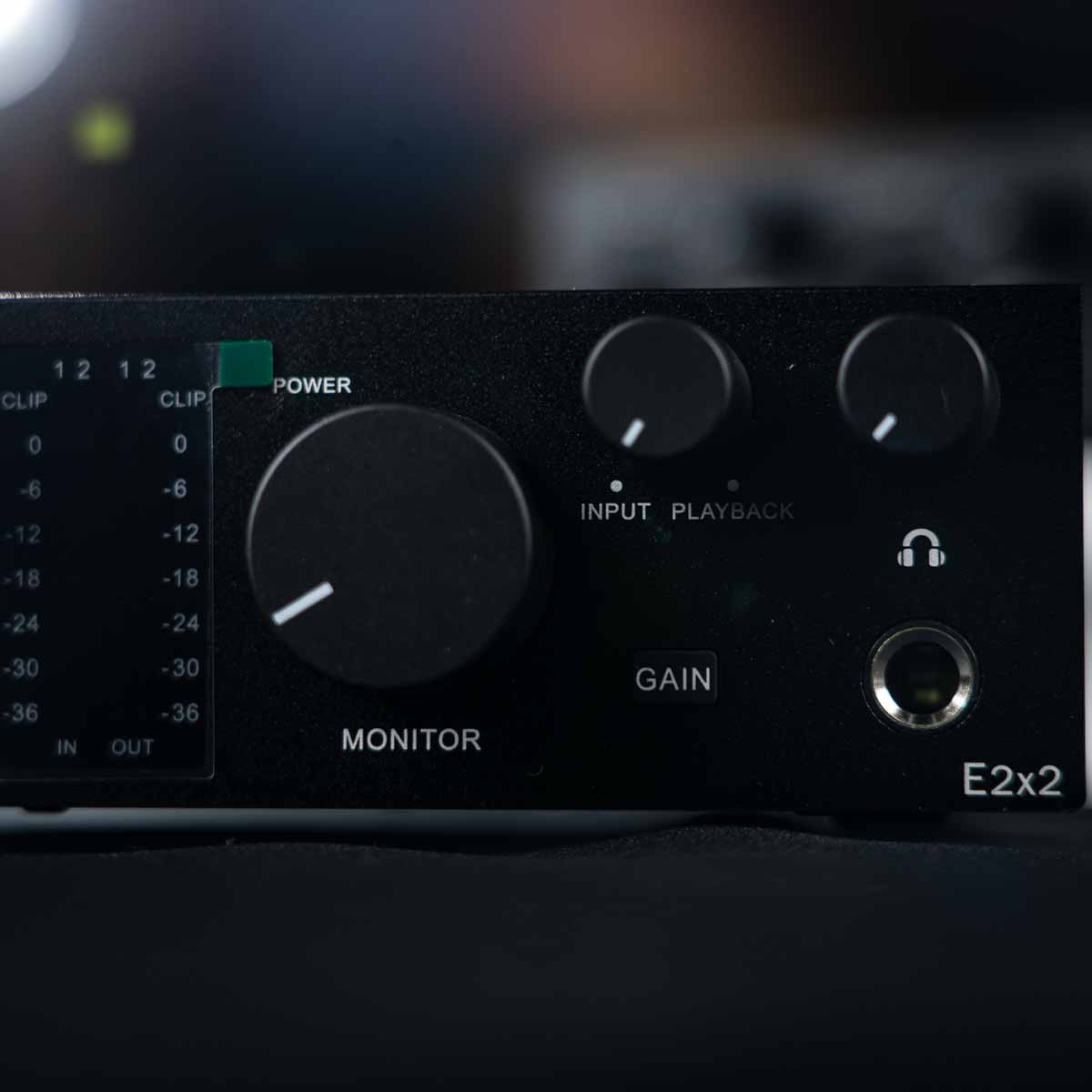 Topping Professional E2x2 Audio Interface 2in/2out | Music Arms ศูนย์ ...