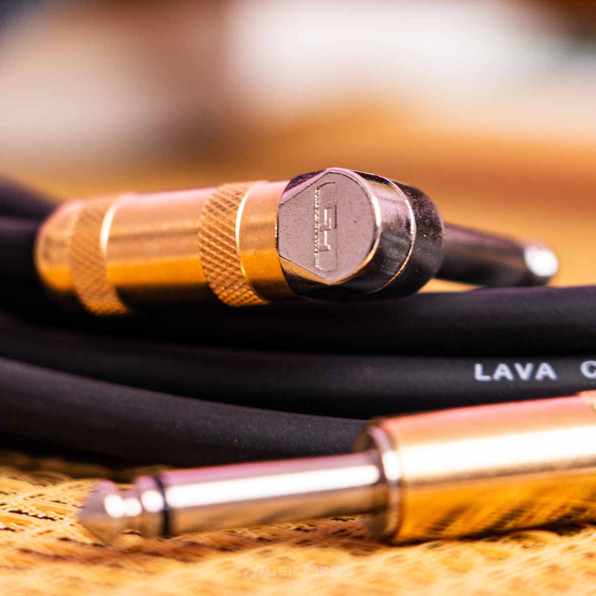 Lava Cable LVACC-R Clear Connect Straight to Right Angle สายแจ็ค ...